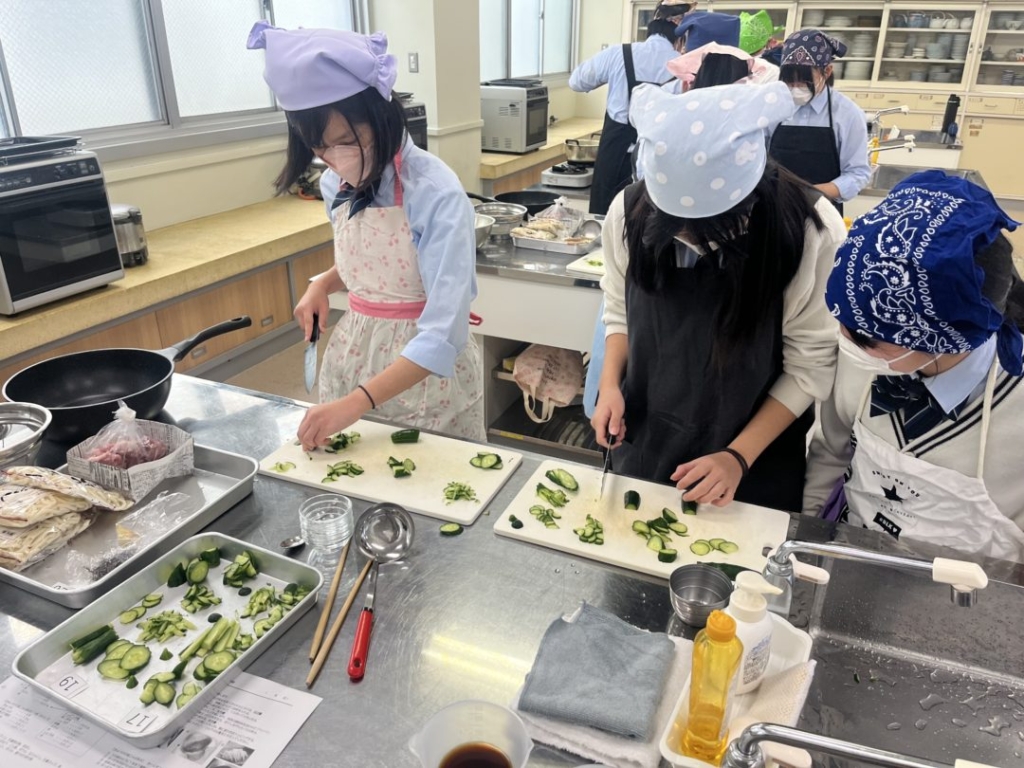 鈴鹿中等教育学校 - Suzuka Secondary School